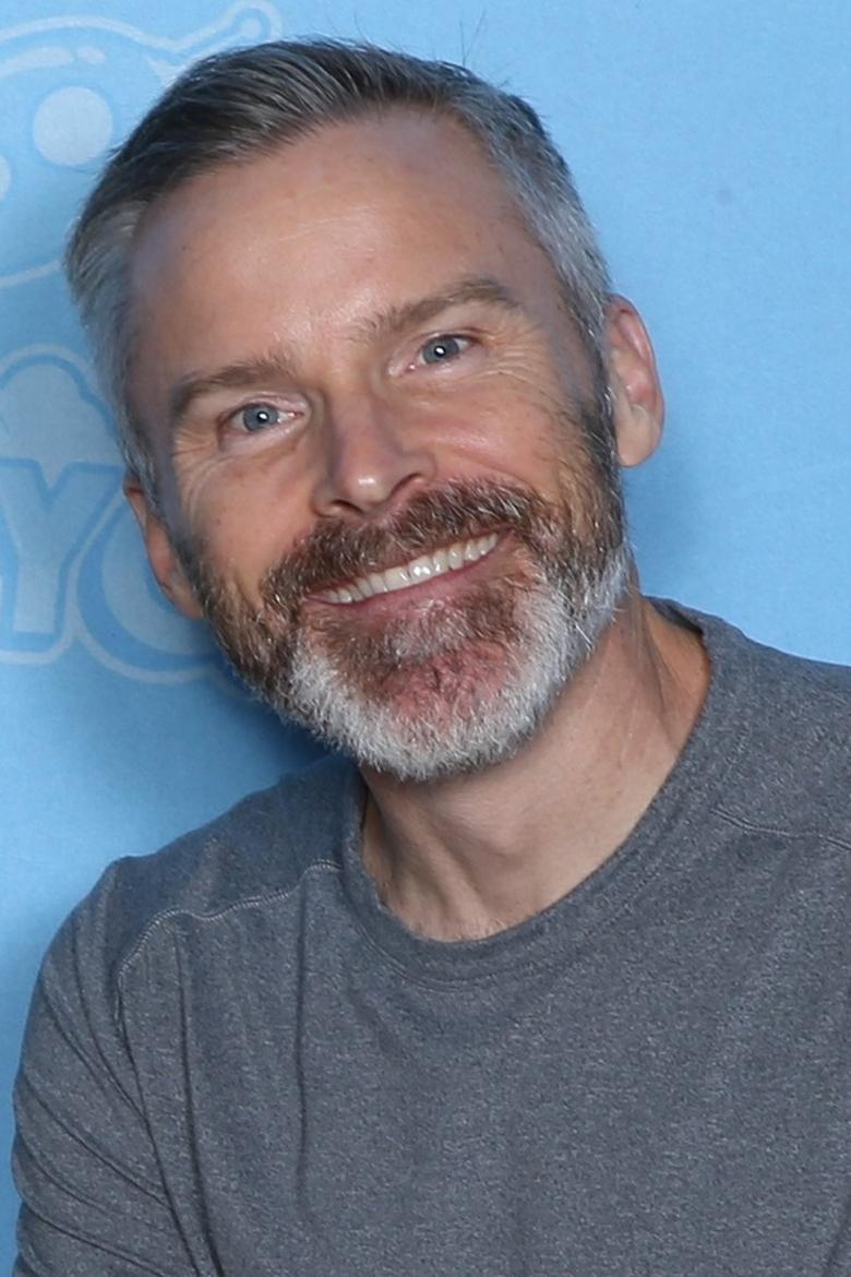 Roger Craig Smith sorozatok | SorozatBarát
