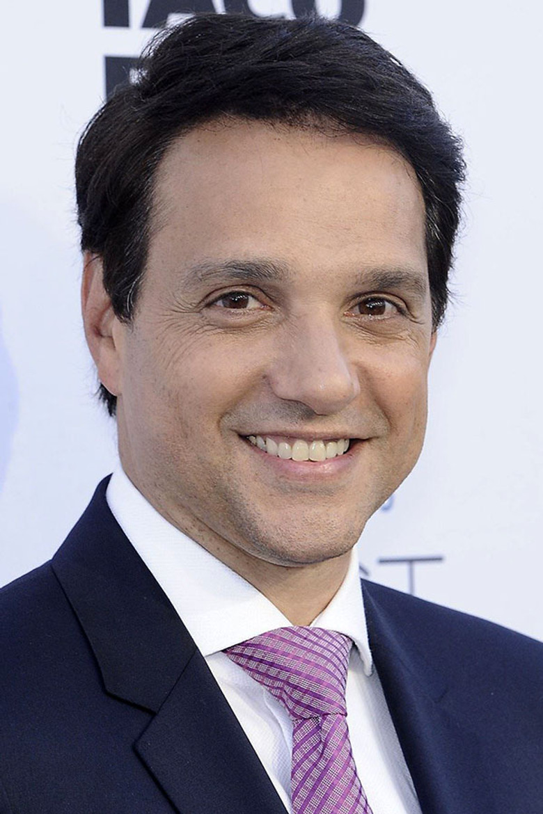 Ralph Macchio sorozatok | SorozatBarát